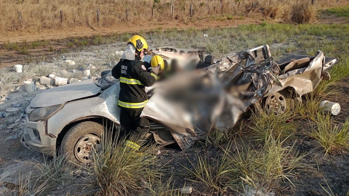 Motorista Morre Após Caminhonete Capotar Na Br 153 E Ter Cabine