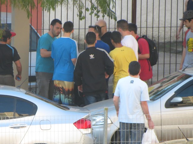 G1 Menor Suspeito De Assaltos é Baleado Por Policial à Paisana Em