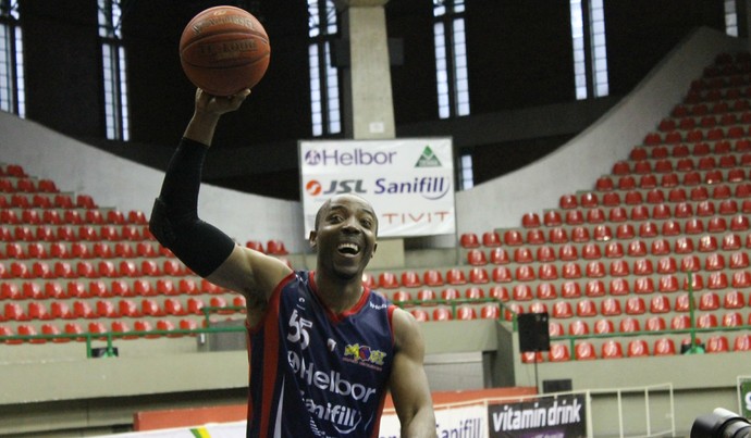 LSB tenta embalar segunda vitória diante do Mogi, de Jeff Agba ...