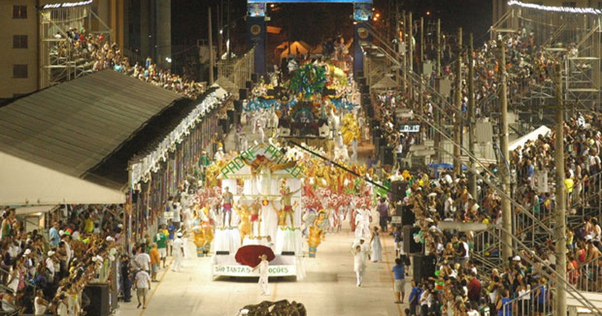 G1 - Ingressos para três dias de carnaval esgotam em Santos - notícias ...