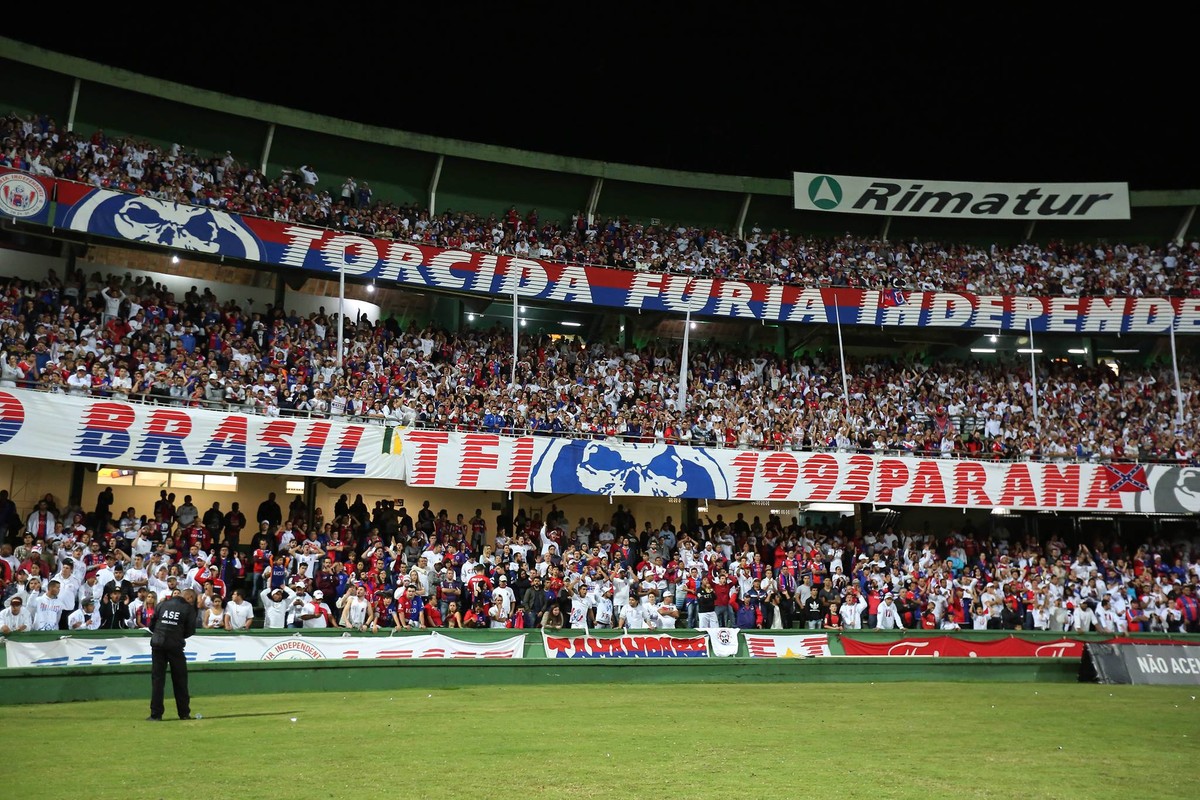 "Tricolor da Vila, faz mais um pra gente ver": torcida do Paraná é ...