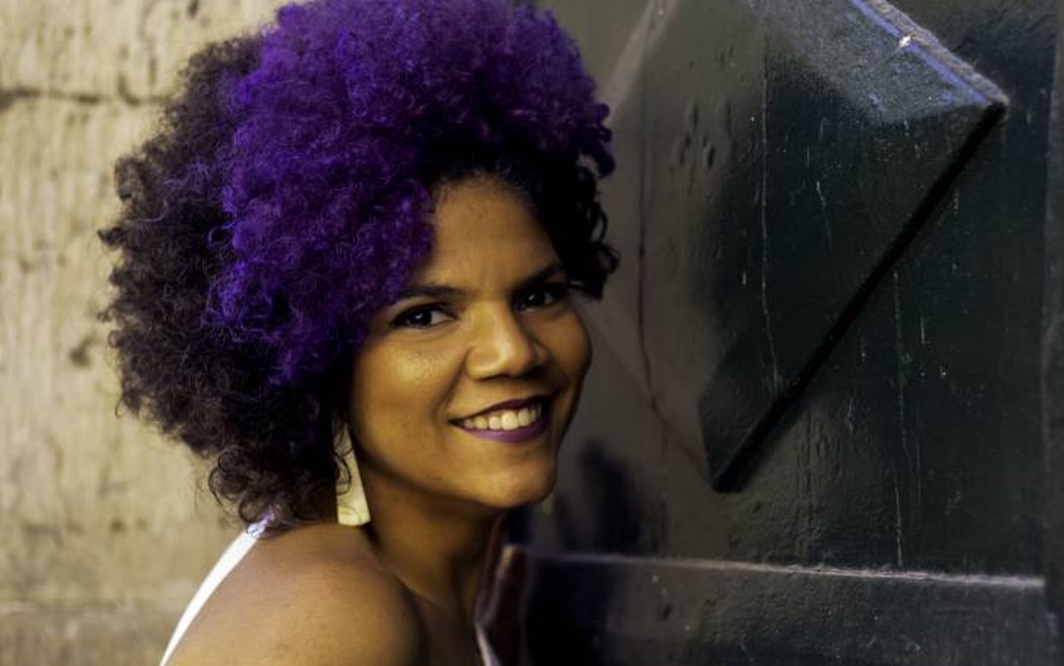 Cantora Juliana Ribeiro apresenta live em comemoração ao Dia do ...