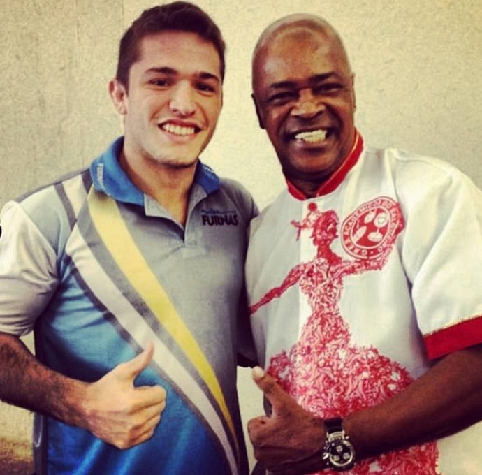 Fã de Safadão, quase gol no Maraca, vaidoso... Penalber no Selfie Olímpico