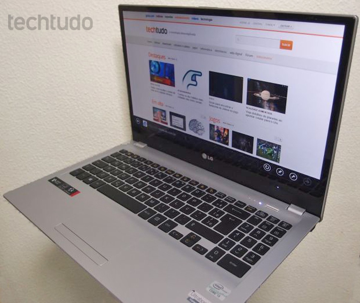 Review LG U560 | Reviews | TechTudo