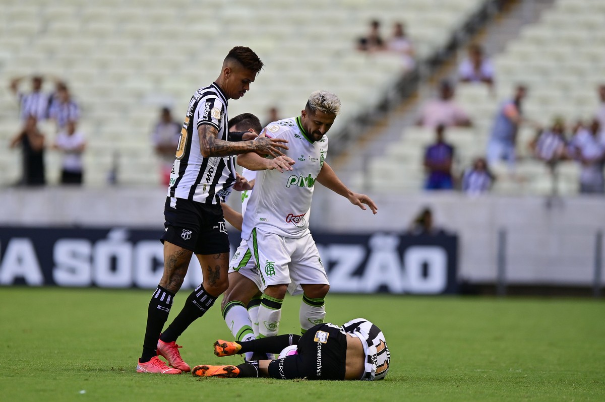 Atuações do América-MG: Aloísio se destaca no retorno à titularidade ...