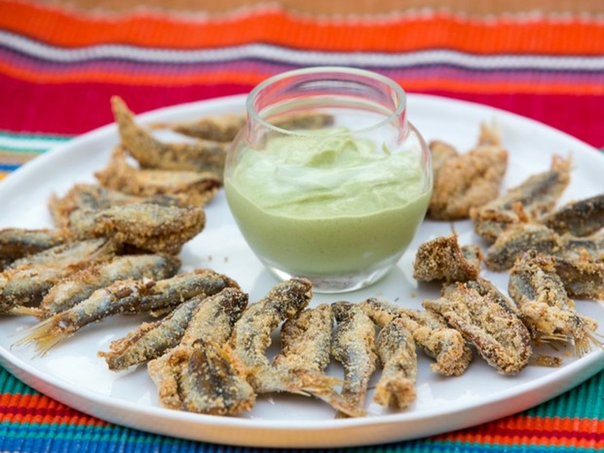 Pititinga frita com maionese de coentro | Bela Cozinha | Receitas