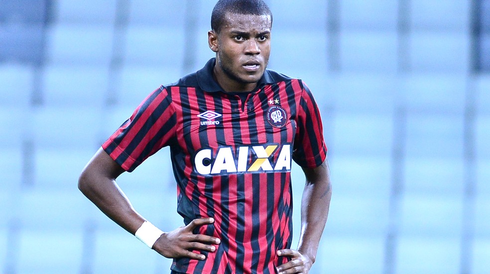 "É um privilégio contar com ele", avalia Diniz sobre Marcelo Cirino no ...