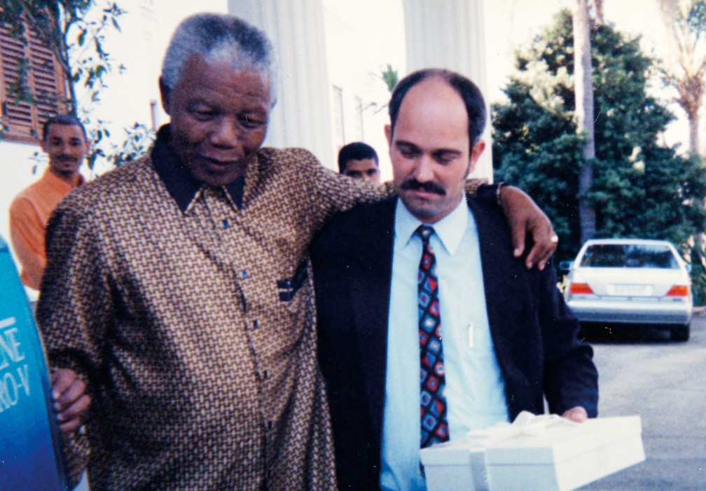A amizade de Nelson Mandela com o homem branco que foi seu carcereiro ...