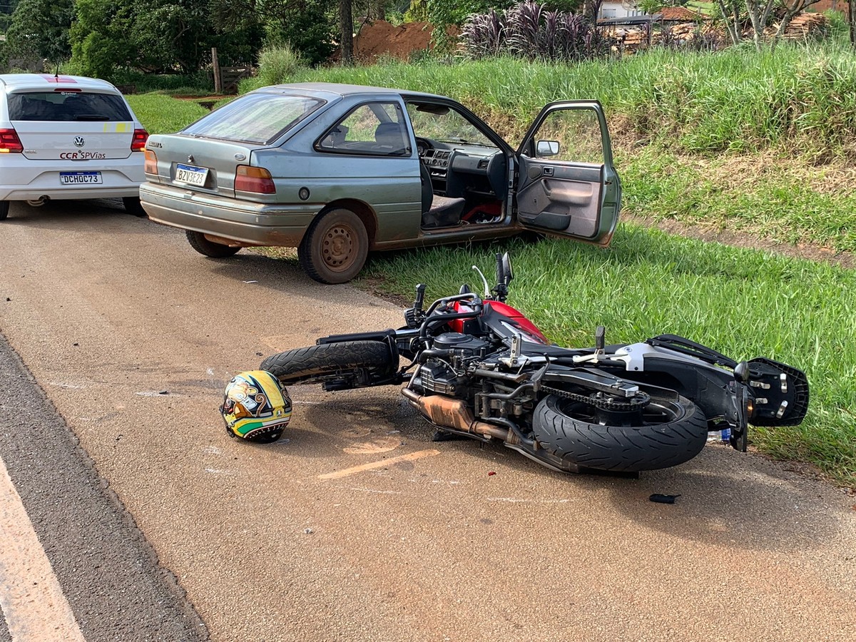 Acidente Entre Carro E Moto Deixa Motociclista Ferido Na Sp 258 Em
