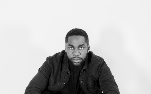 Lázaro Ramos reflete sobre paternidade presente e admite: "Às vezes ...