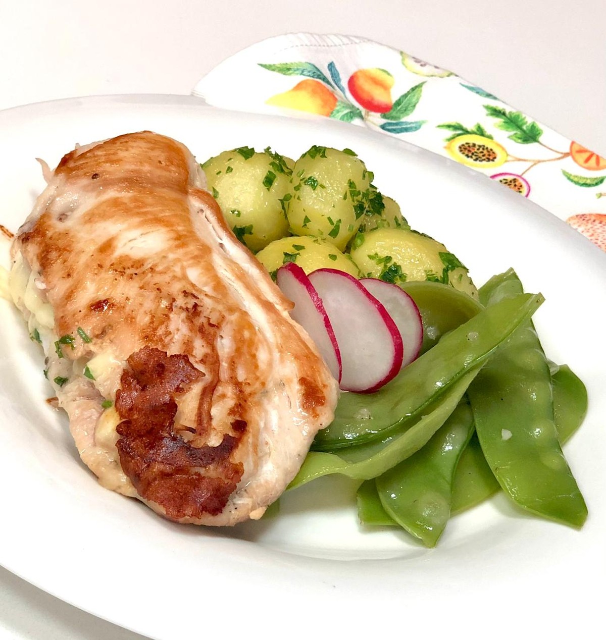 Aprenda a fazer um filé de frango gostoso e suculento sem erros; vídeo ...