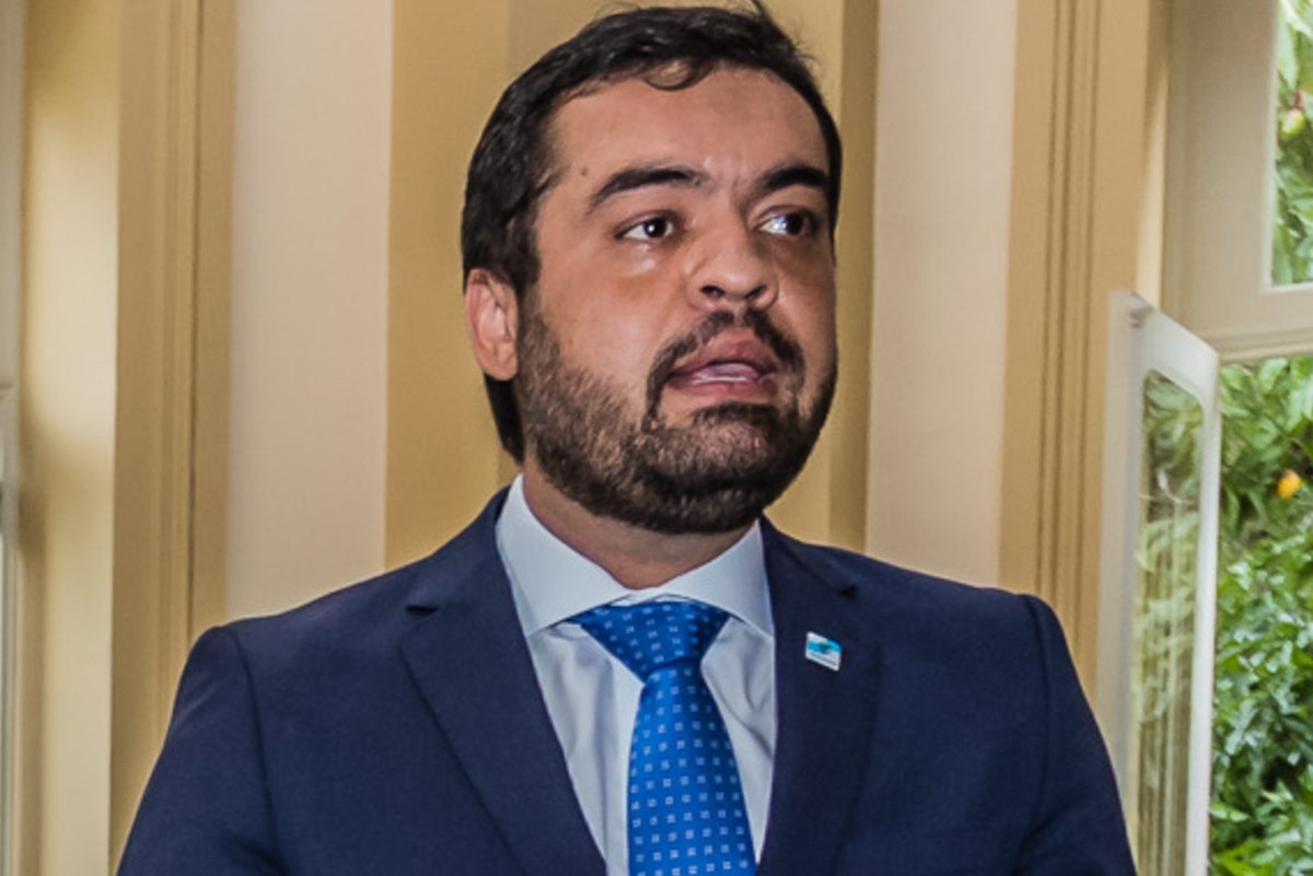 Cláudio Castro chega ao Palácio Guanabara e convoca reunião com a ...