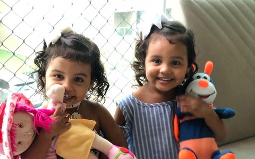 Gêmeas idênticas, que casaram com gêmeos idênticos, anunciam que ambas ... Gêmeas idênticas, que casaram com gêmeos idênticos, anunciam que ambas ...