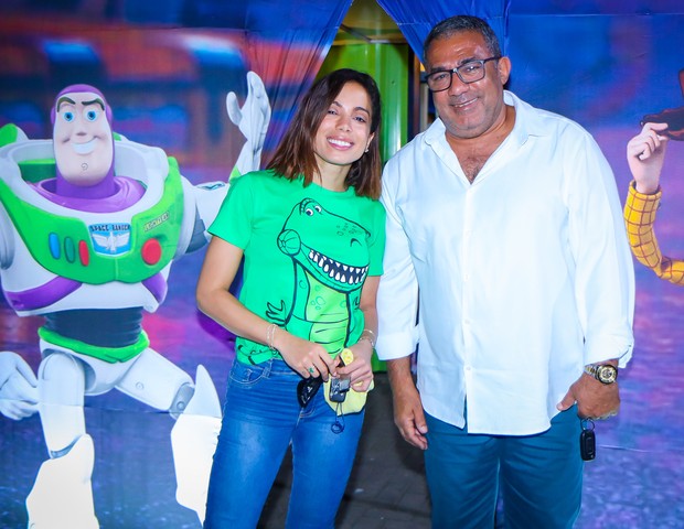 Após eleições, Anitta comemora 2 anos do sobrinho, Benício - Quem ...