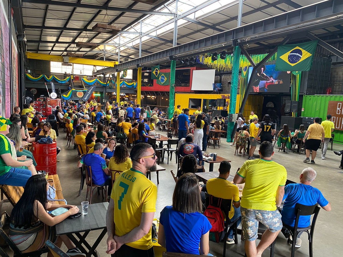 Copa do Mundo: congestionamentos, ônibus e bares lotados marcam dia de ...