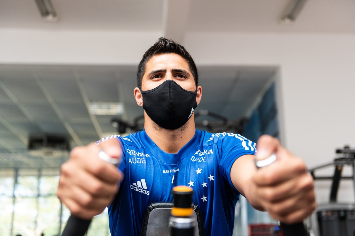 Em busca de melhor forma física para estrear no Cruzeiro, Daniel Guedes ...