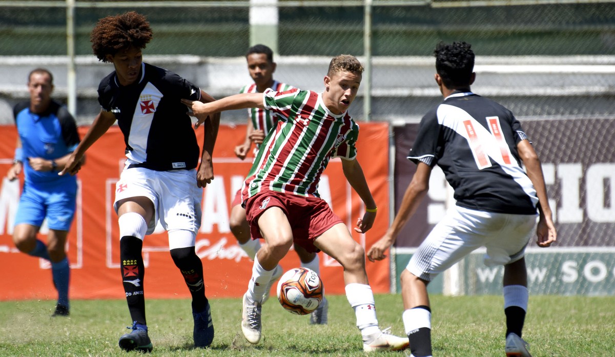 Destaque da base do Fluminense, meia Arthur é convocado para a Seleção ...