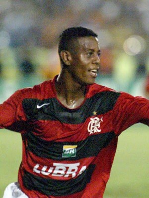 Ex-Fla e Flu, meia Josafá reforça o Estrela do Norte na temporada 2015