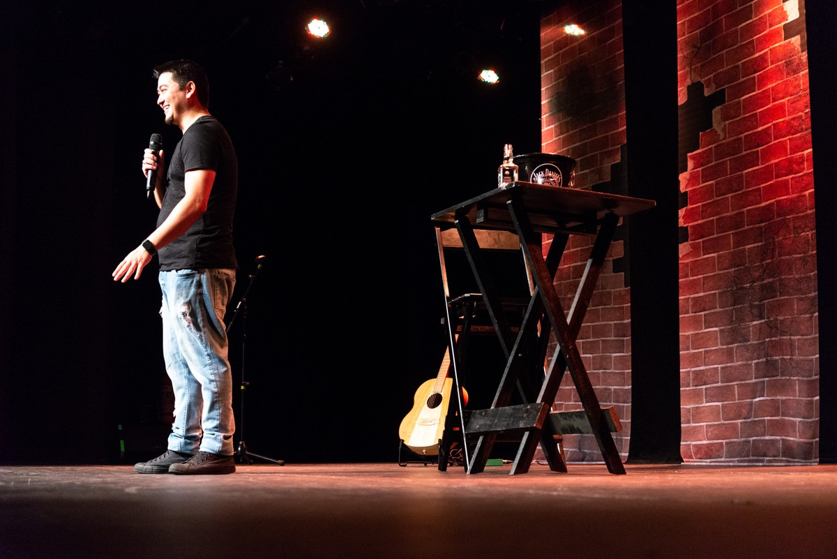 André Santi traz show de Stand Up Comedy para Arujá | Mogi das Cruzes e ...