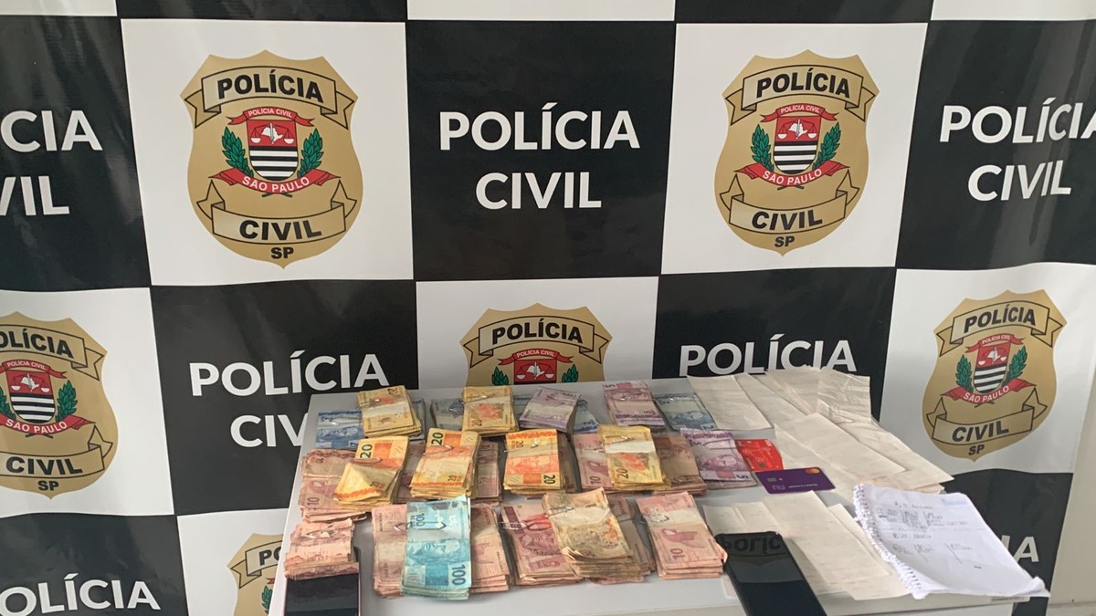 Polícia Encontra R 16 Mil Escondidos Em Colchão E Prende Casal Por