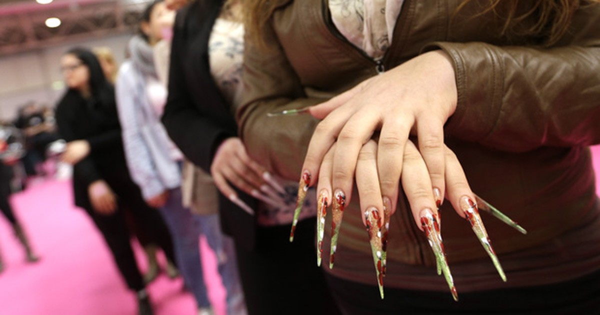 G1 - Campeonato de unhas decoradas reúne mãos bizarras na Itália ...