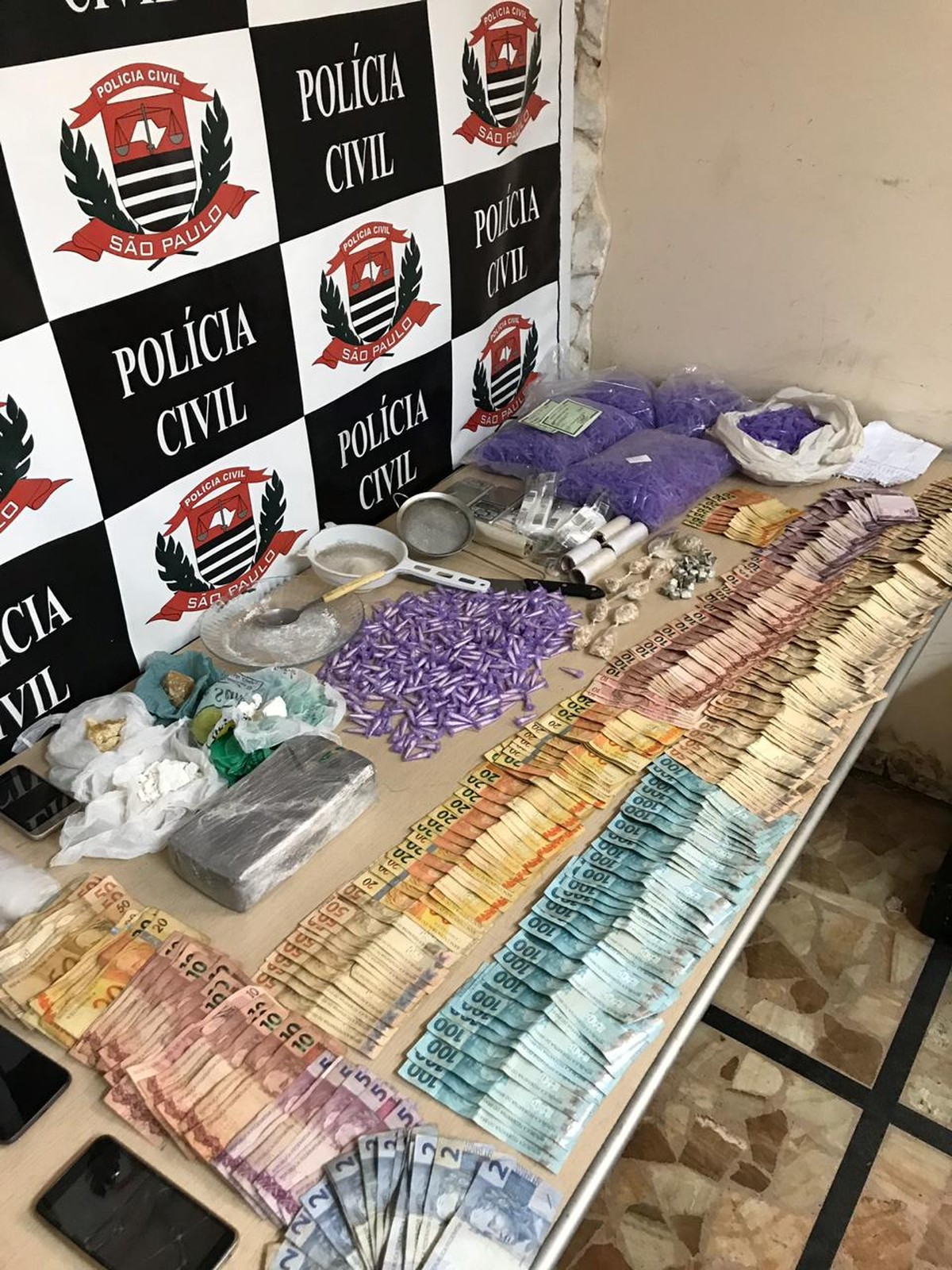 Dise Prende Irmãos Suspeitos De Comandar Tráfico De Drogas Perto De