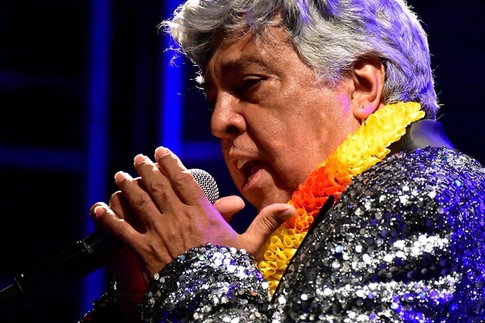 Sidney Magal se apresenta em baile beneficente da Santa Casa de Santos ...