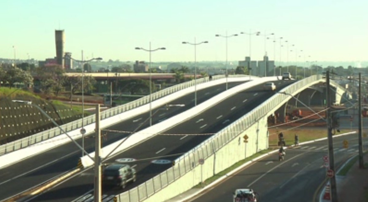Novo viaduto de Londrina tem tráfego de veículos totalmente liberado ...