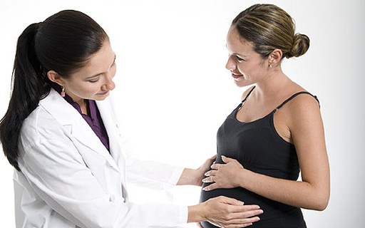 Obstetra faz parto de gêmeos horas após dar à luz sua segunda filha ...