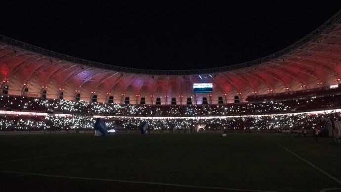 Torcida faz bonito e volta a quebrar recorde de público do novo Beira-Rio