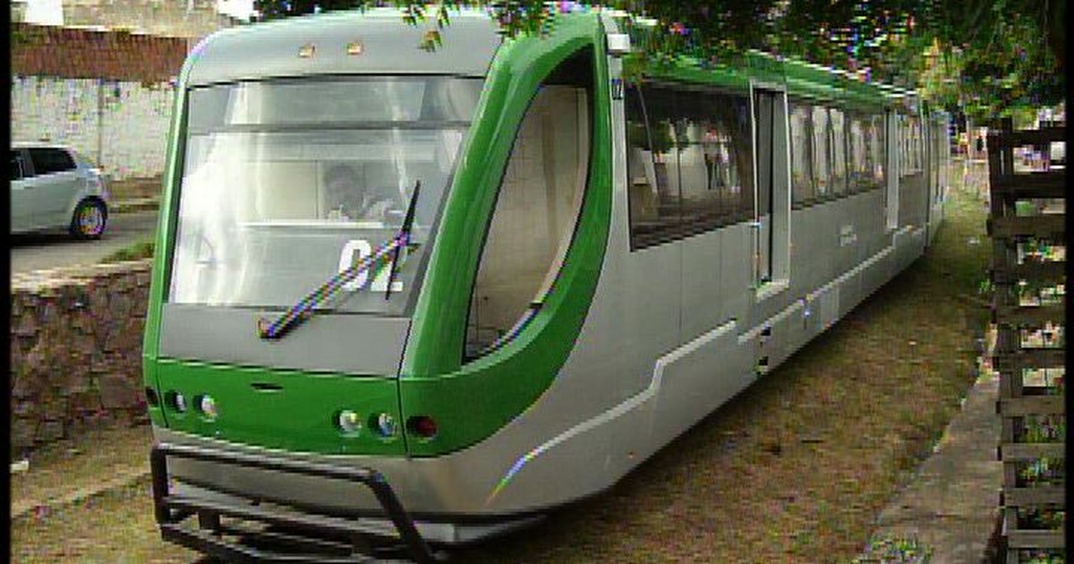 G1 - Com problema, metrô do Cariri para no meio das ruas de Juazeiro ...