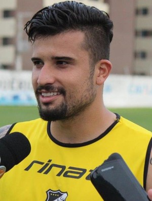 Regularizado, Victor Sapo espera estrear pelo ABC no Clássico Rei