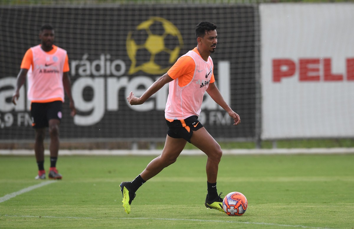 Inter prepara nova fotografia e repagina volantes para Odair ...