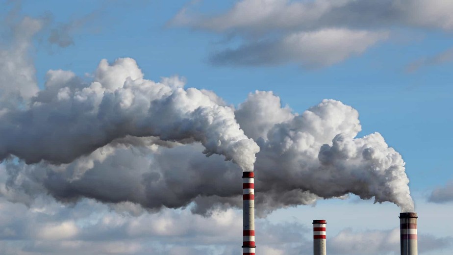 Emissões de CO2 no setor de energia bateram recorde em 2022, aponta estudo