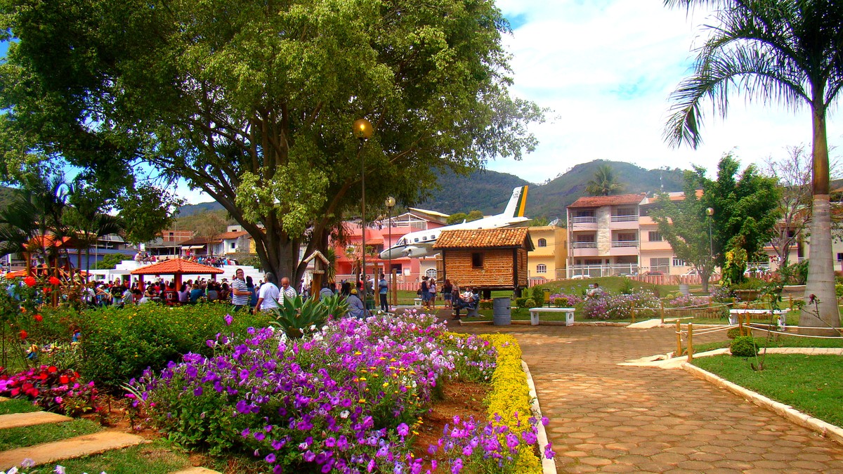 Eleitores de Espera Feliz, MG, voltam às urnas para eleição de prefeito ...