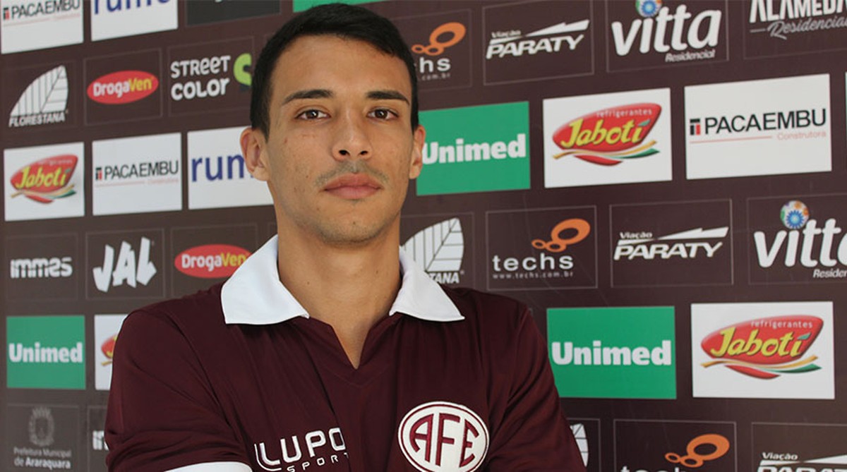 Por empréstimo do Palmeiras, Daniel de Carvalho reforça a Ferroviária ...