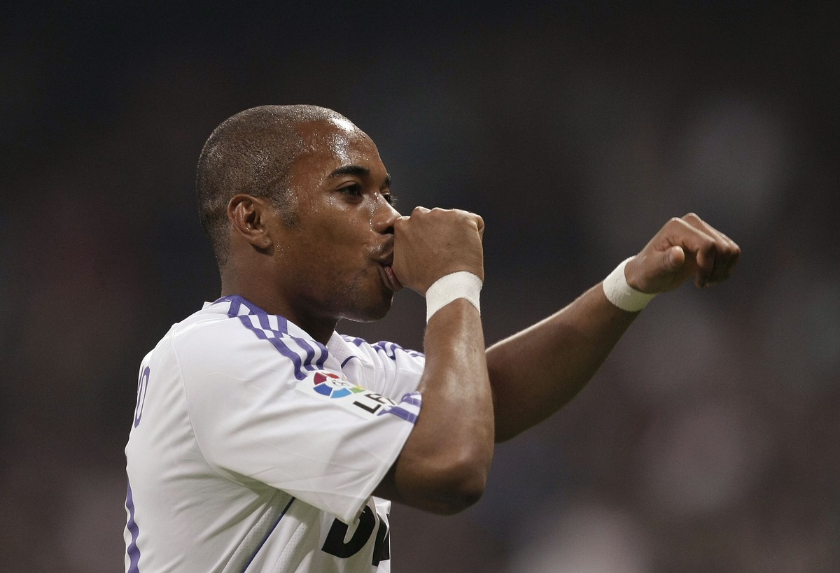 A jornal, Robinho passa carreira a limpo: "Sei que esperavam que eu ...