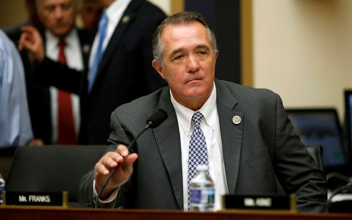 Deputado republicano Trent Frank anuncia renúncia ao cargo, após ...