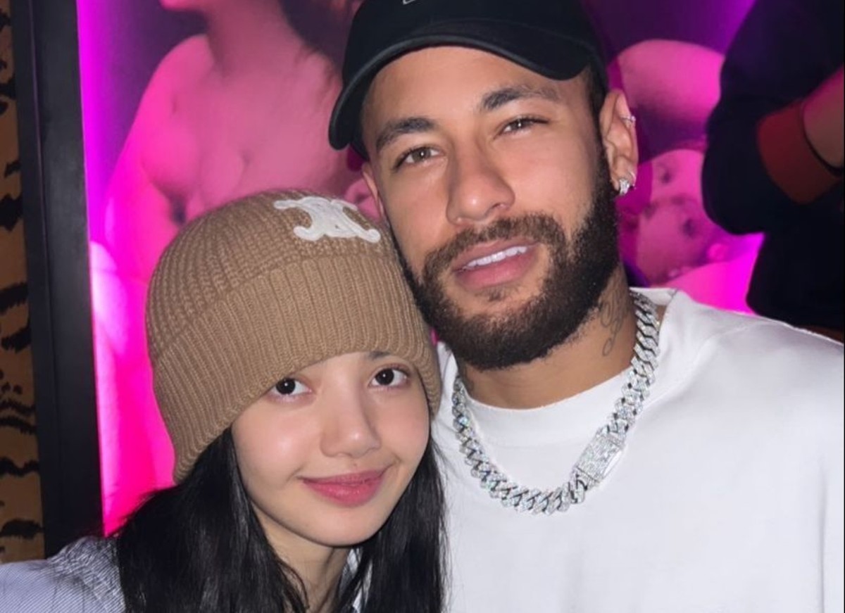 Lisa, do BLACKPINK, posta foto com Neymar | K-pop | Quem