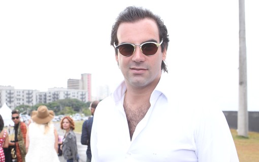 Camilla Belle aposta em vestido curtinho para prestigiar SPFW - Quem ...