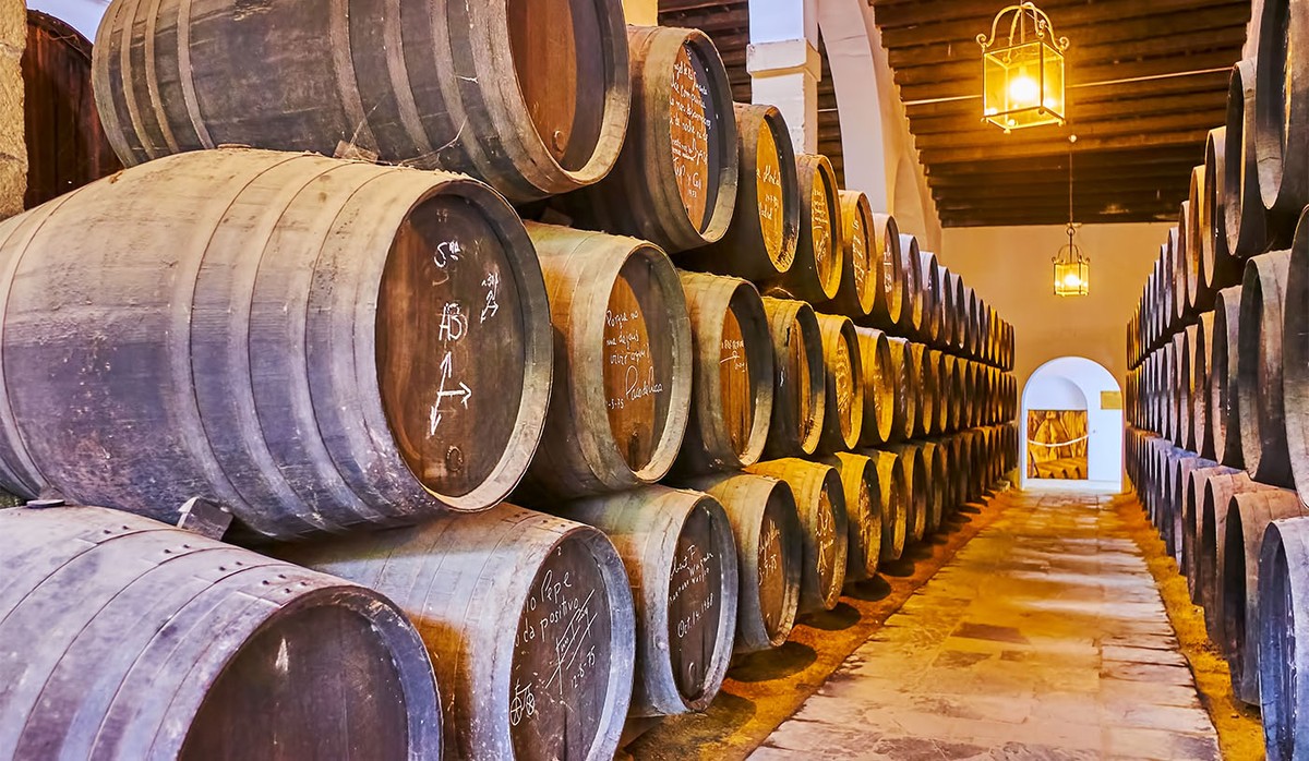 O que é o método solera usado para produzir vinhos e destilados | Guia ...