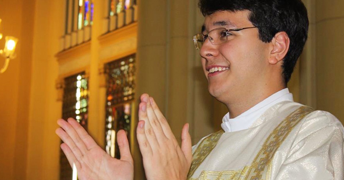 G1 - Jovem de 26 anos é ordenado padre em Guarujá, SP - notícias em ...