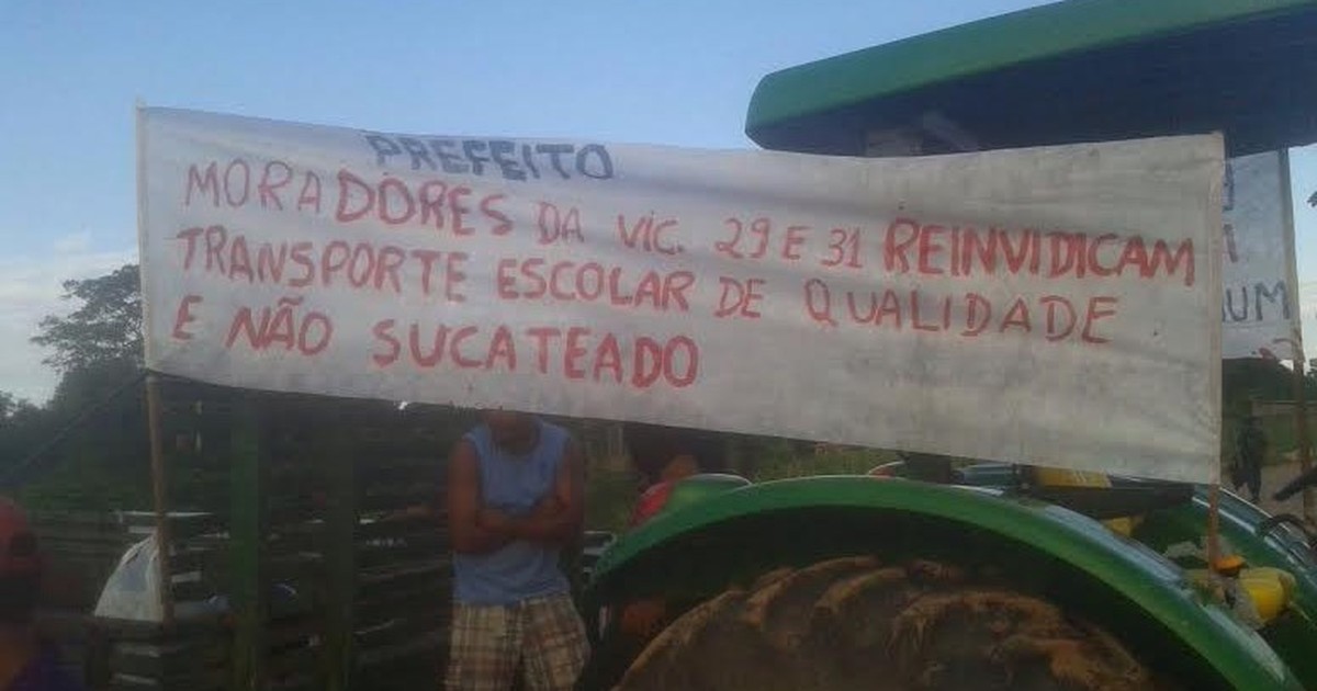 G1 - Moradores fecham BR-210 e cobram melhorias em vicinais no Sul de RR - notícias em Roraima