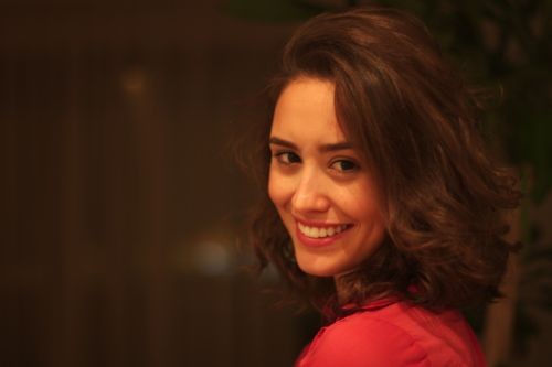 Amanda Richter muda visual para viver moça namoradeira em 'Gabriela ...