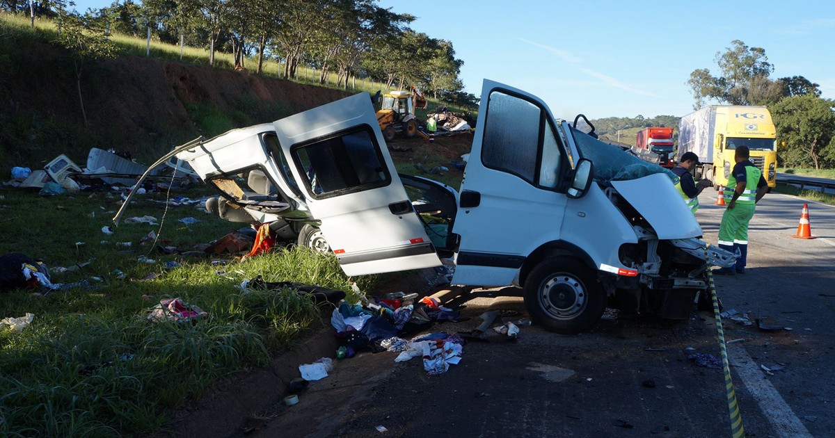 G1 - Corpos das 7 vítimas de acidente com van em MG são liberados ...