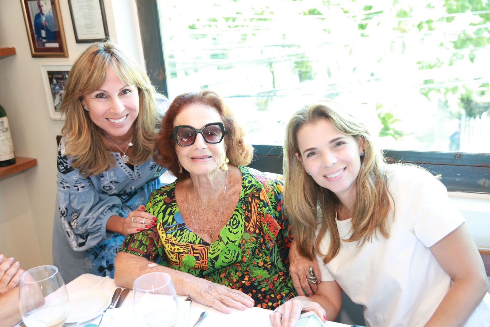 A.Niemeyer comemora estreia na Dona Coisa | Lifestyle | Vogue