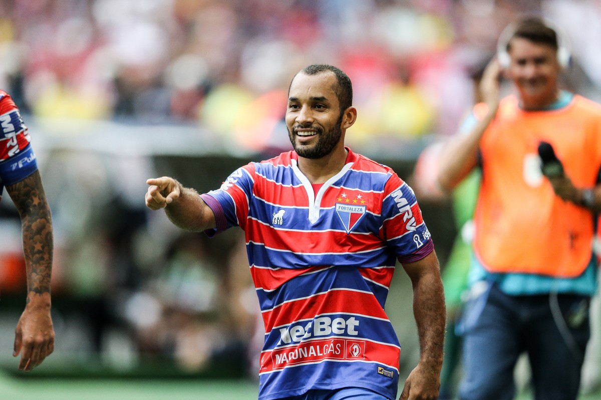 Da base ao troféu de Craque do Cearense: Edinho festeja momento no ...