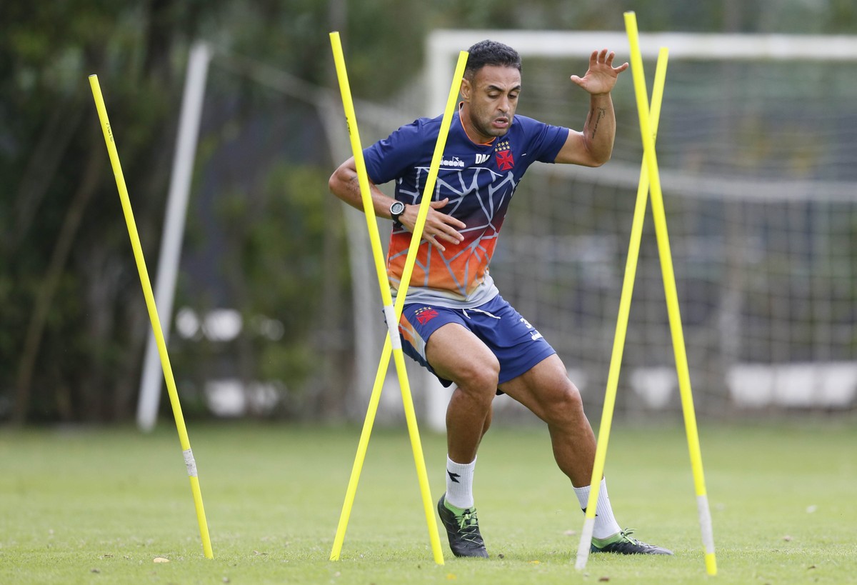 Werley vibra com retorno ao time do Vasco com vitória e defesa ilesa ...