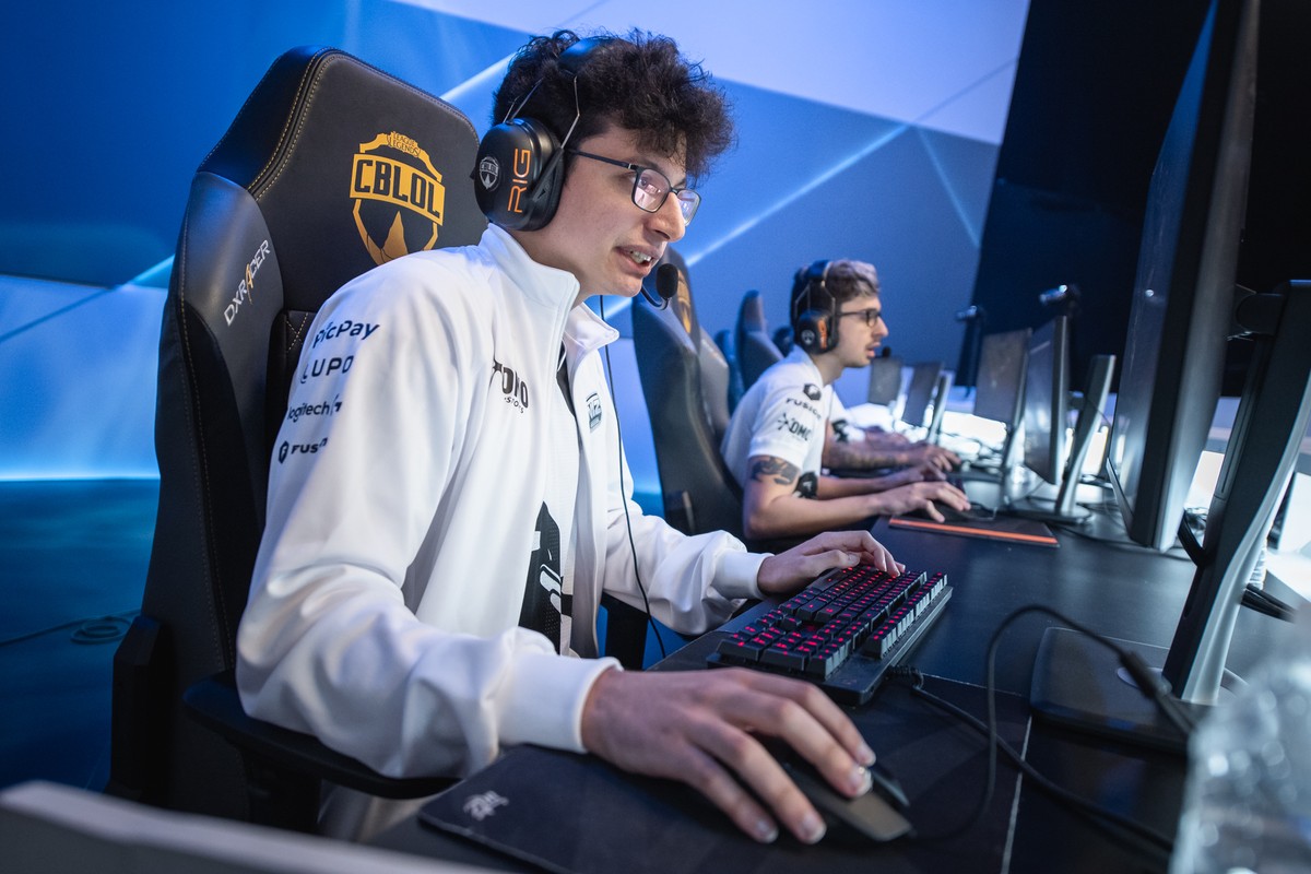 INTZ sofre, mas vira sobre a Team oNe e permanece no CBLoL em 2020 ...