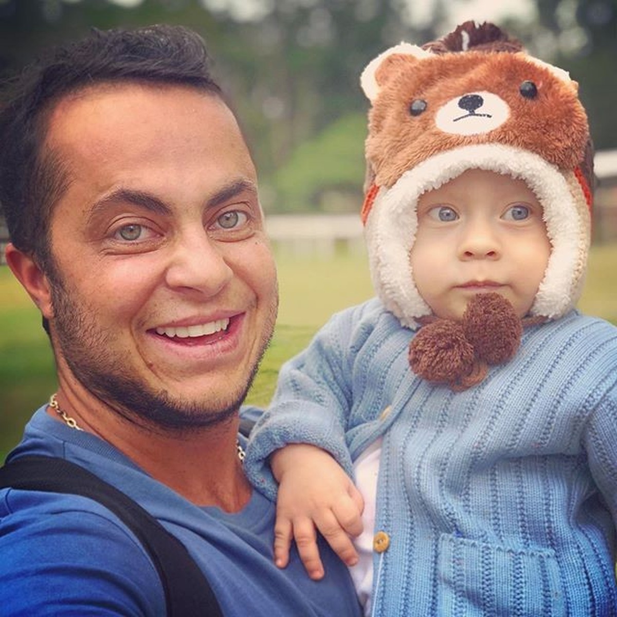 Thammy Miranda posa com afilhado no colo e brinca: "Intensivão ...